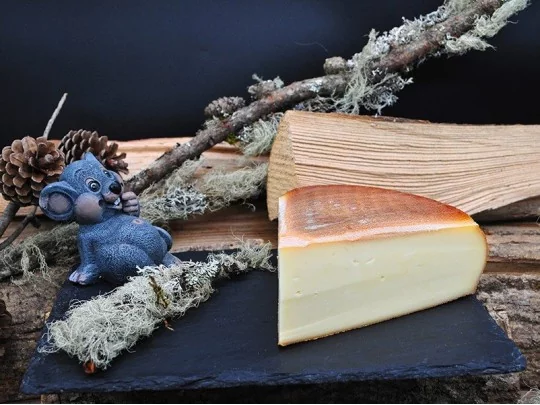Brézain / Fromage à raclette fumée - 1kg - Le Refuge de Marie-Louise